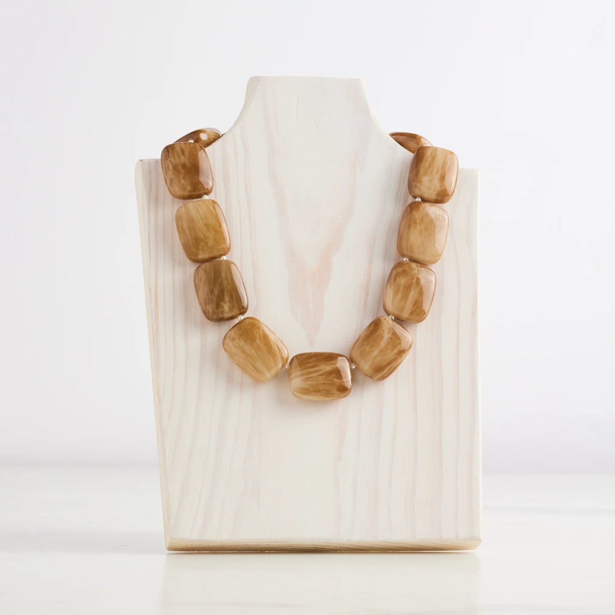 Hot Girl Pearls 18" Chicklet Cooling Necklace -Sand – Gourmet & Co. Home